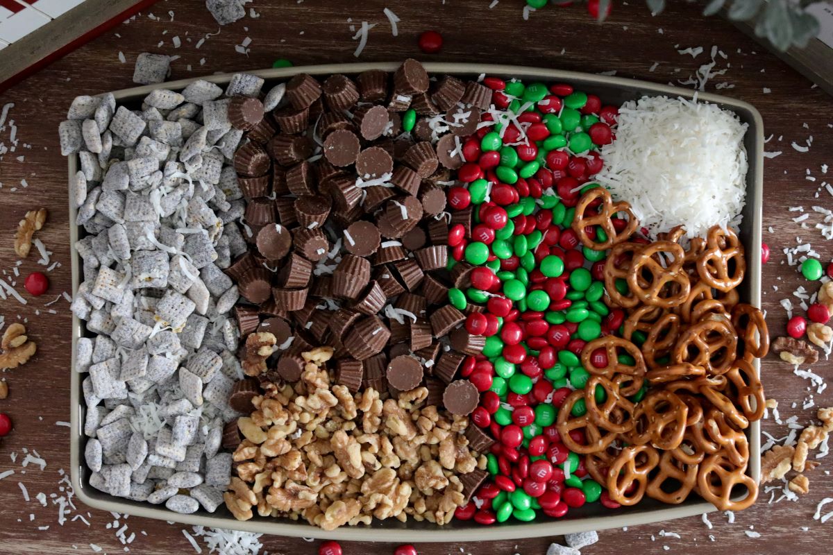 Christmas Trail Mix: The Ultimate Holiday Snack Mix | Grab the Mangos